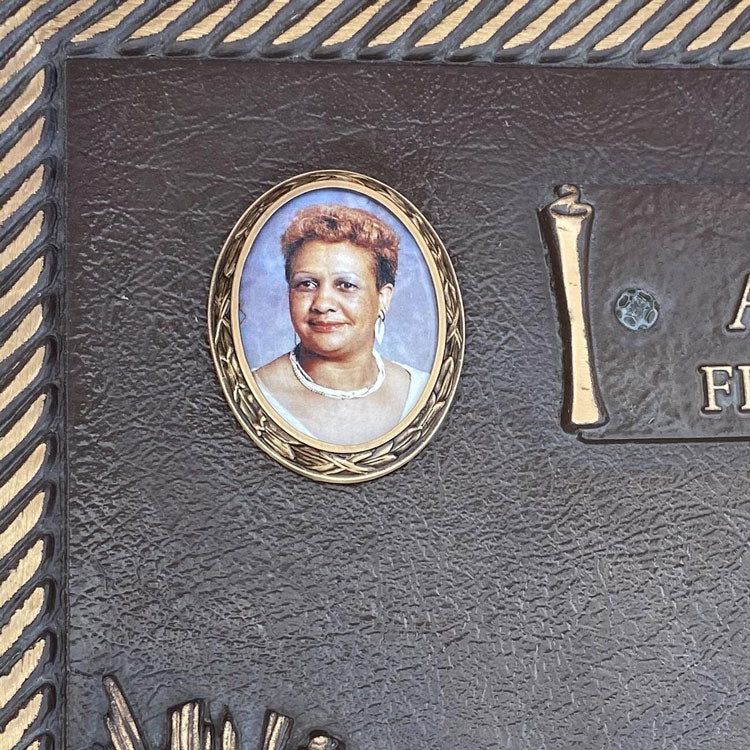 Why Choose MemorialPics?